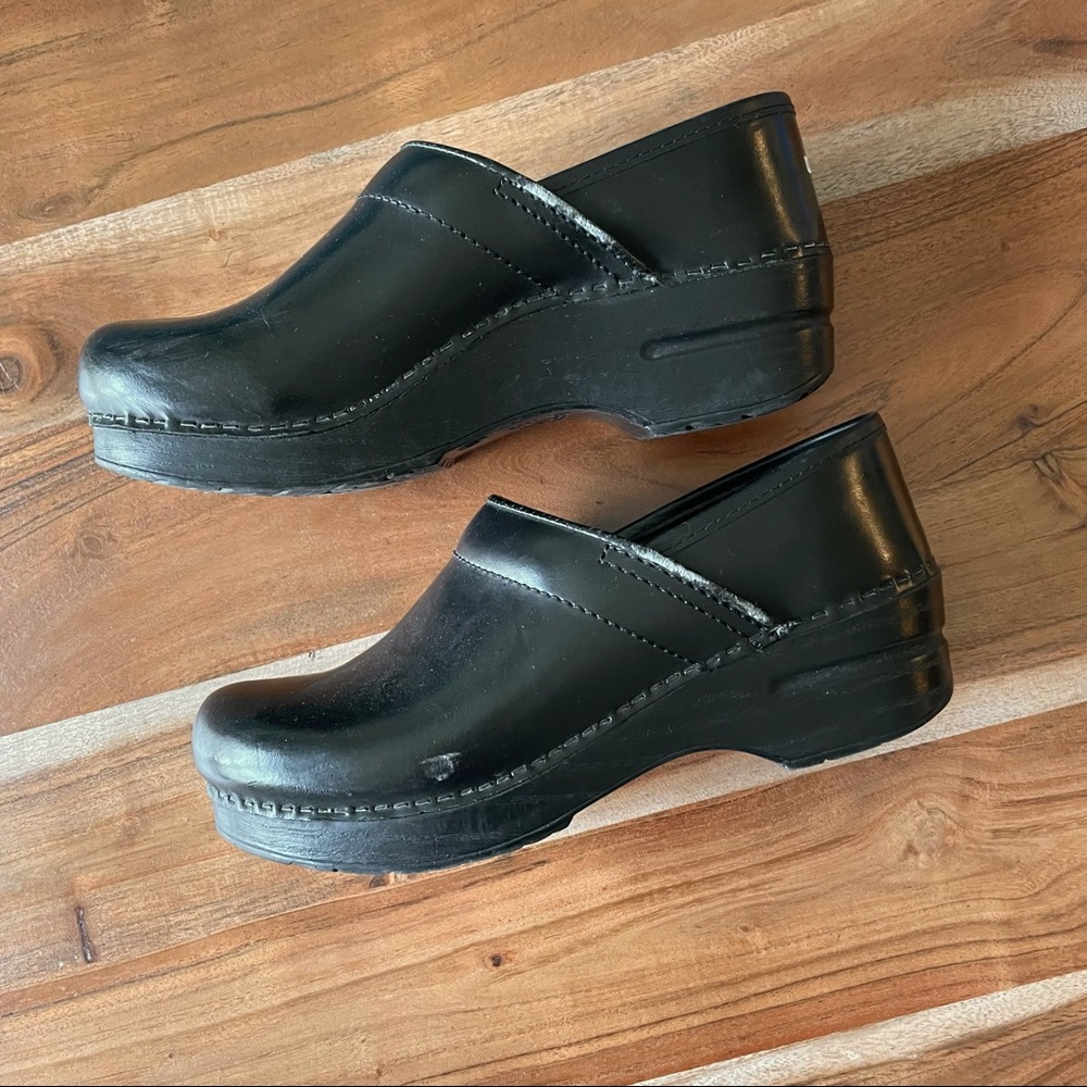 Dansko Classic Professional Black Clog Shoe - Gem